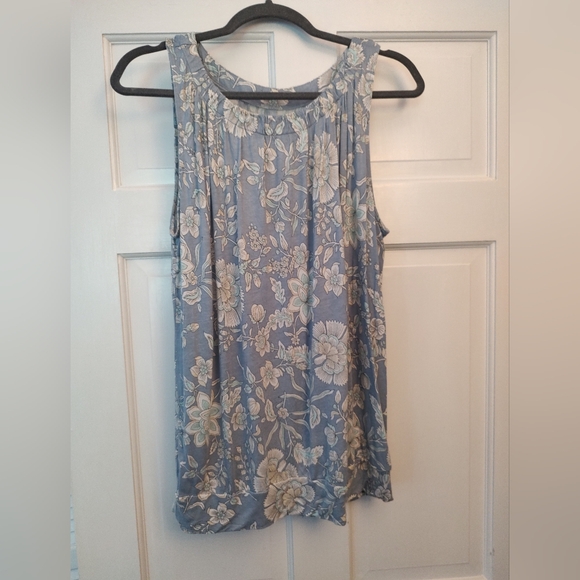 LOFT | Tops | Loft Banded Bottom Tank | Poshmark